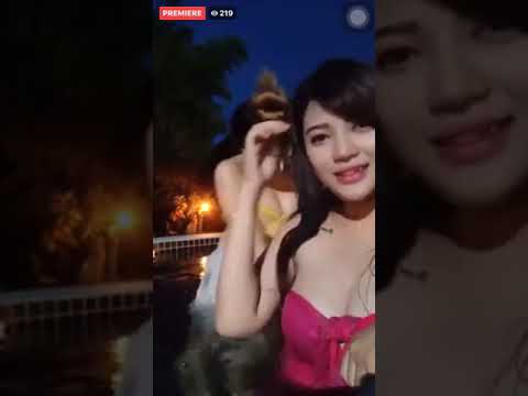 Sexy girl live on face book