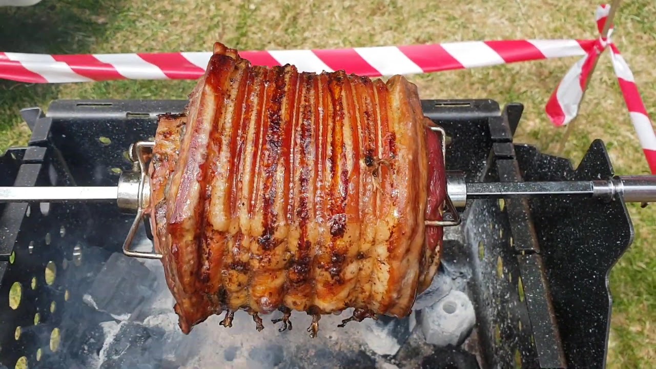 Bush Microwave Roast Pork Perth 4wd Show - YouTube