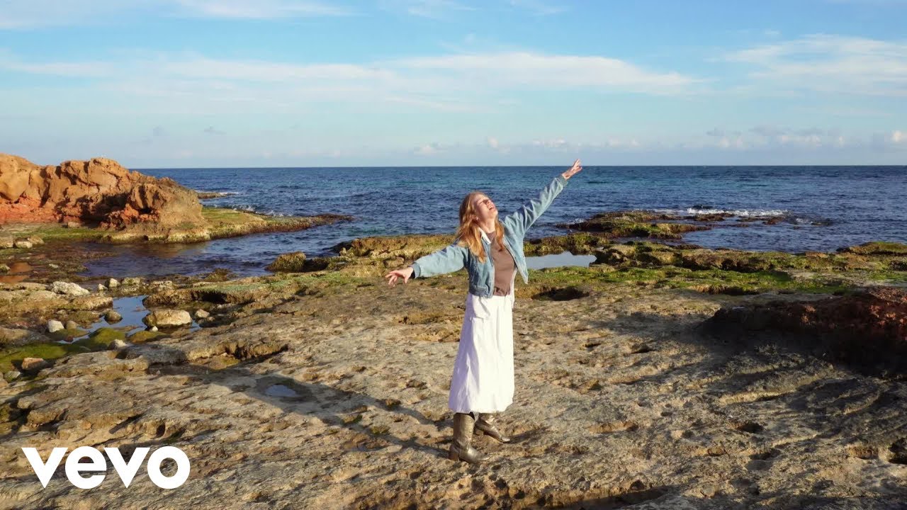 Shiphrah - I'm sinking (Lyric Video) - YouTube