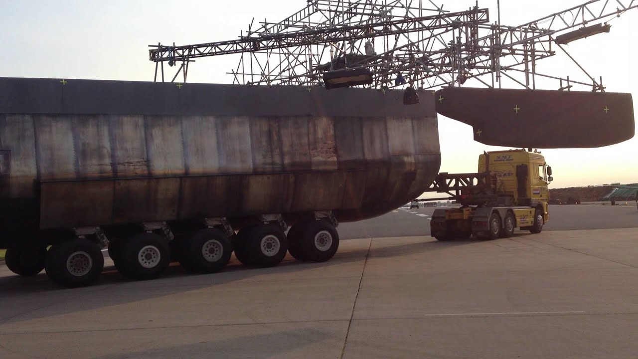 Fast & Furious 6 Aircraft runway scene - YouTube