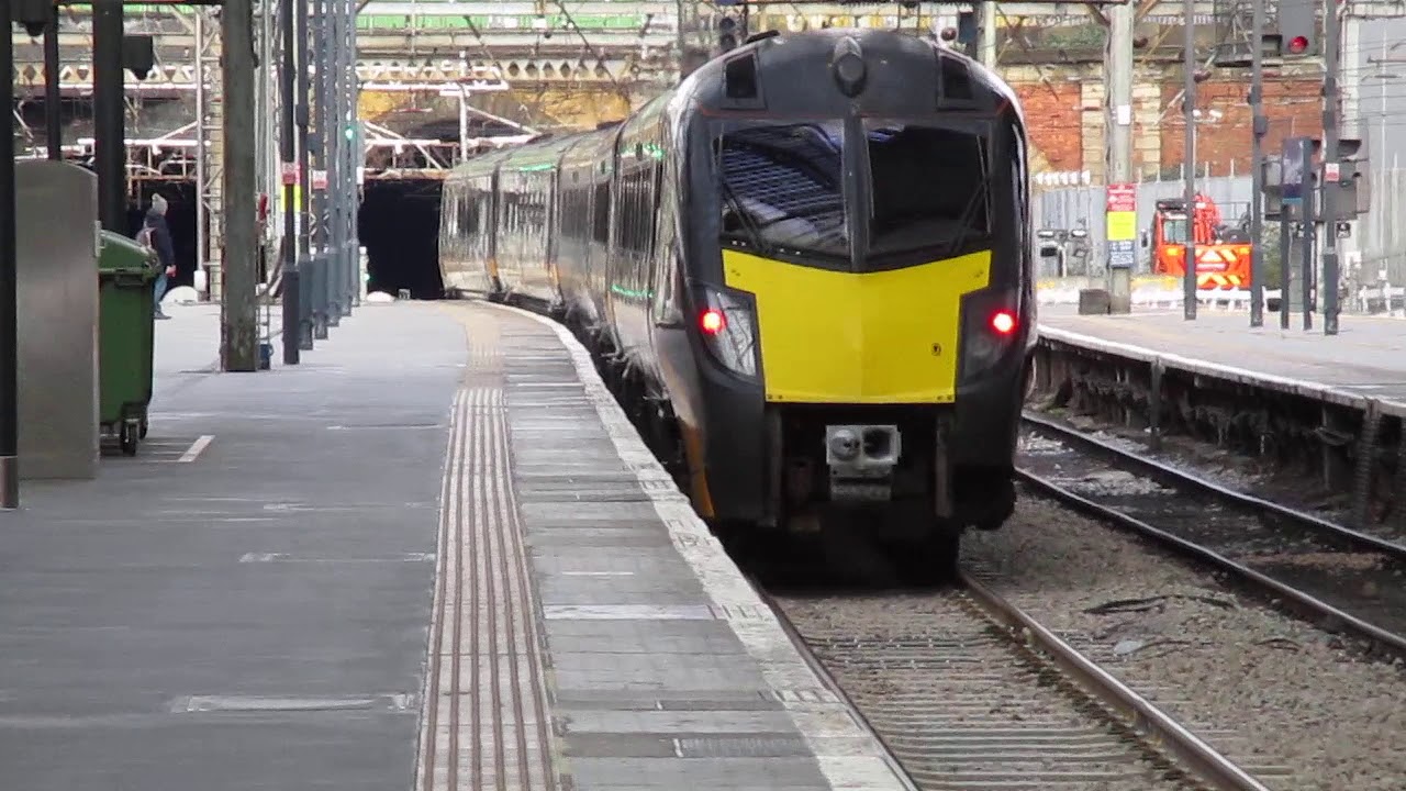 Arriva Grand Central Class 180 Departing Kings Cross Train Station ...
