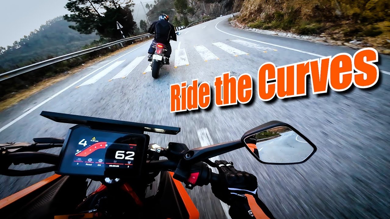 Duke 390 Cornering Magic | Third gen duke 390 vs First gen - YouTube