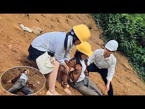 An unexpected incident occurred that caused Nhat pain, which worried Mui and Van
