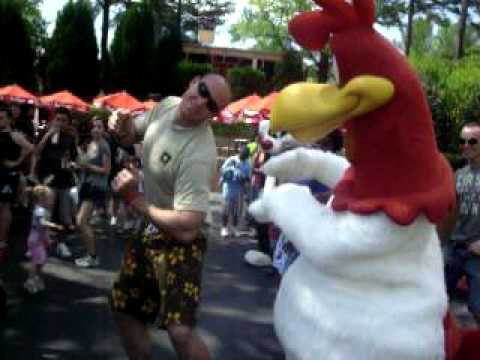 some random guy dancing at sixflags... - YouTube