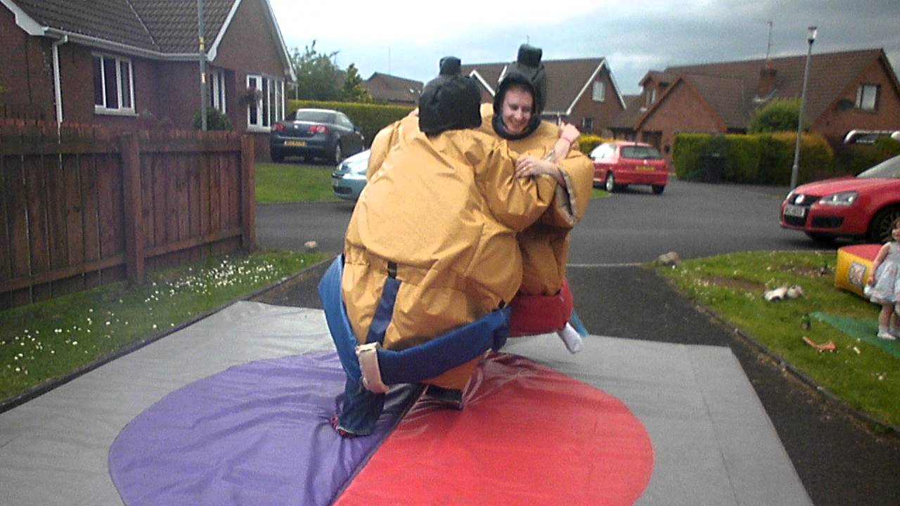Husband v Wife Sumo Wrestling - YouTube
