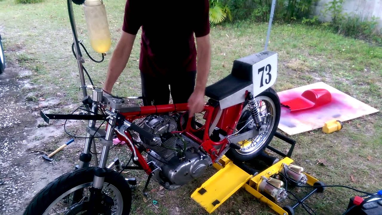 First start up with new piston, Ducati 350 - YouTube