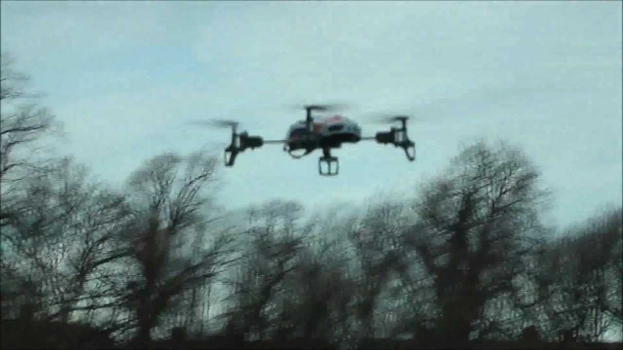 Blade MQX in gusting winds - YouTube