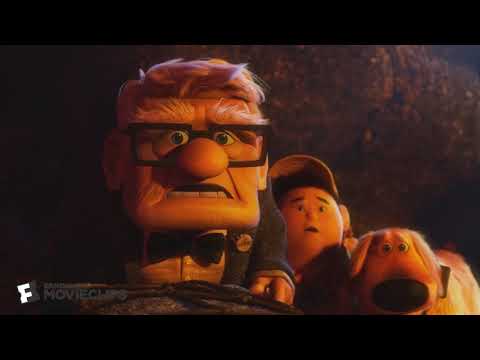 Up Altas Aventuras (7/10) Movie CLIP - Corre Kevin! Corree! (2009) HD