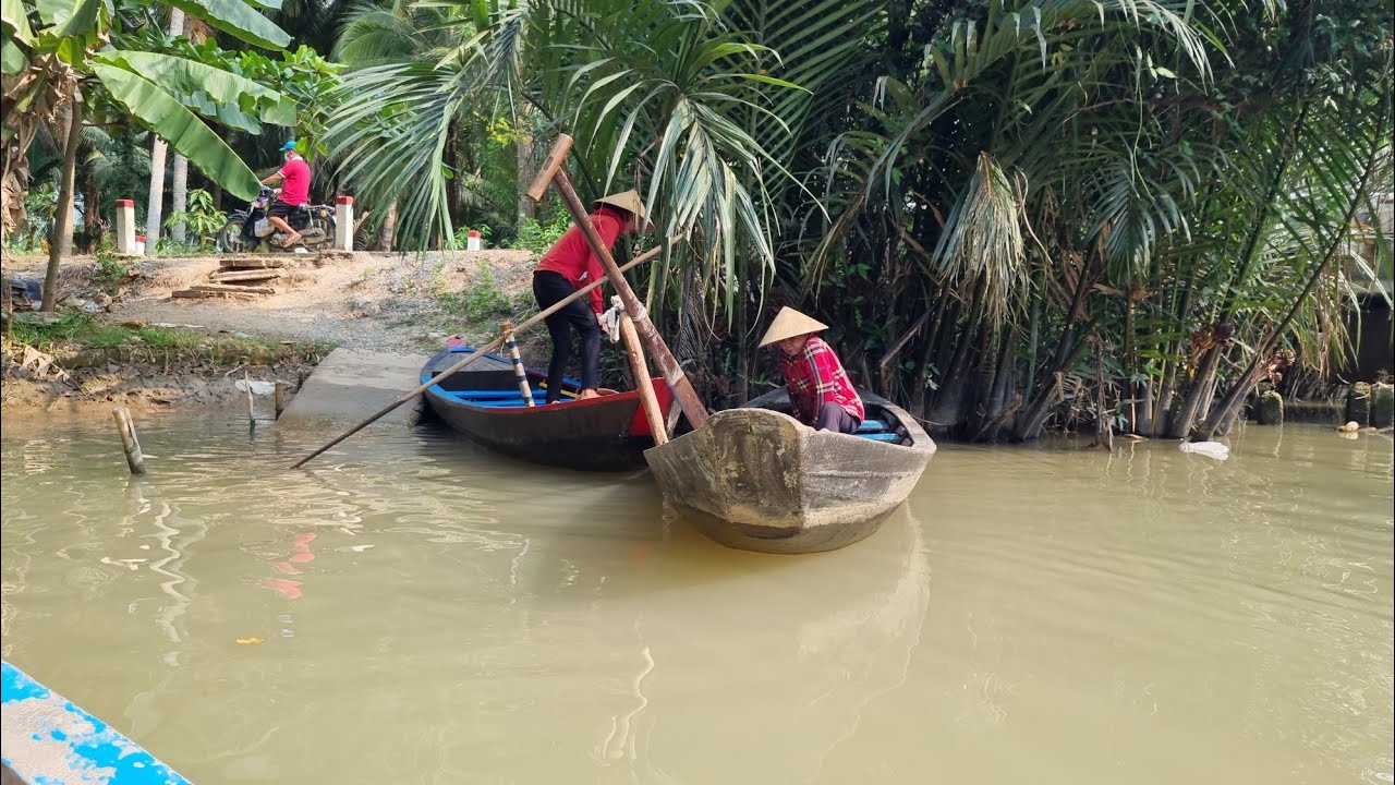 Boat Tour - Ben Tre, Vietnam - YouTube