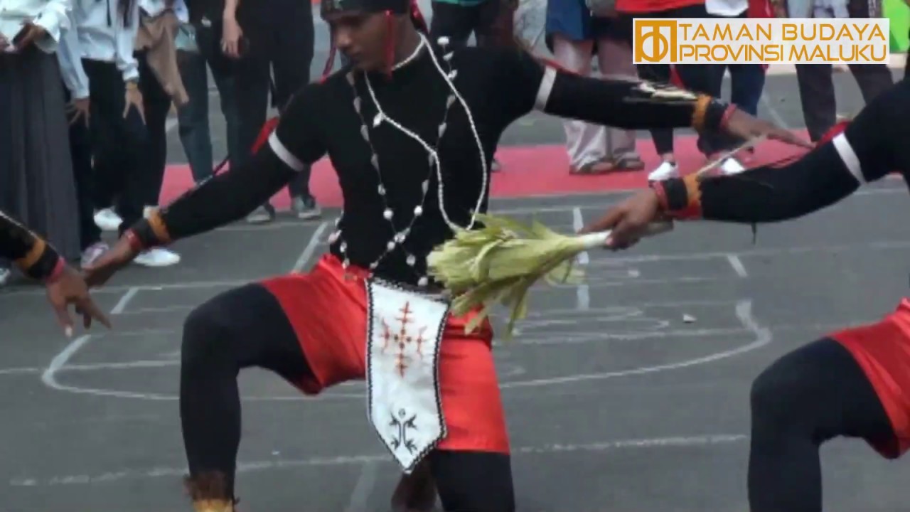 TARI BAMBU GILA TIM KESENIAN TAMAN BUDAYA PROVINSI MALUKU - YouTube