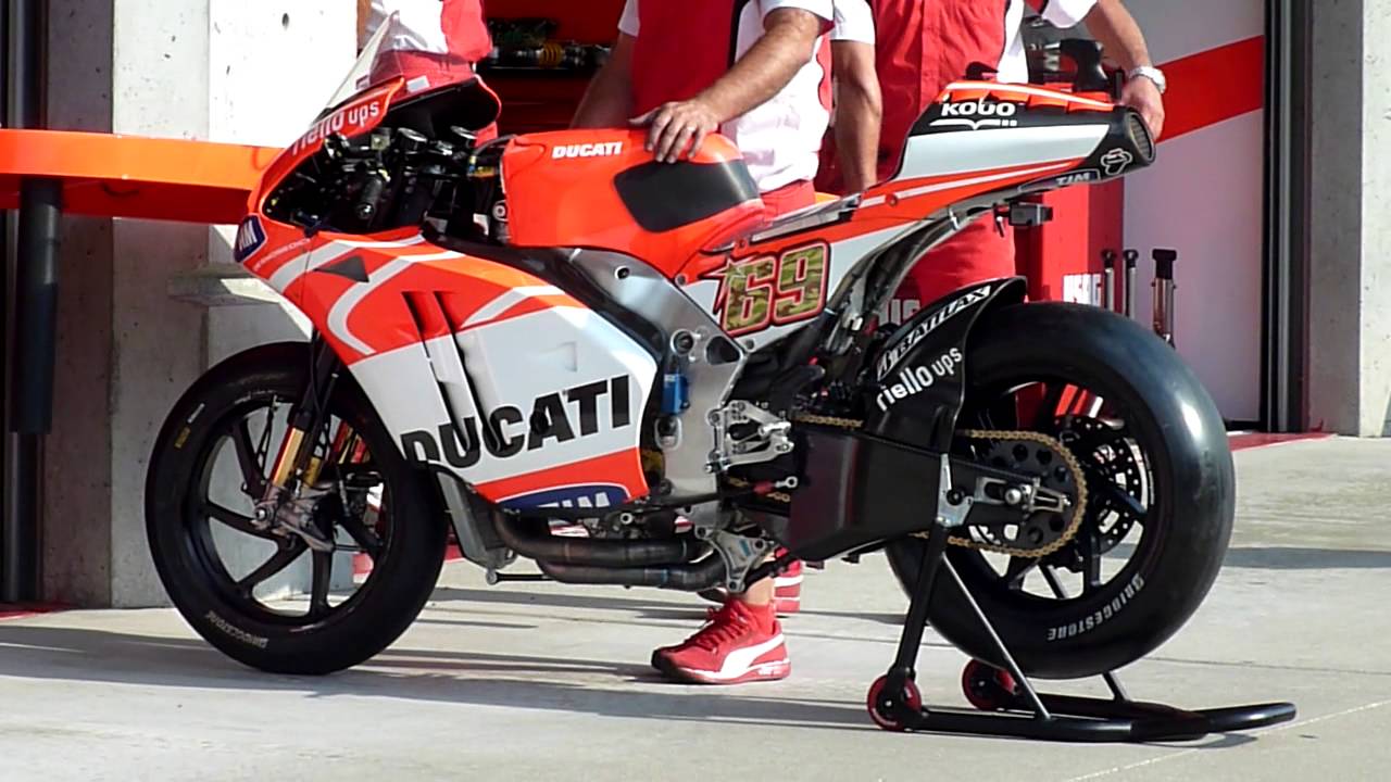 Nicky Hayden's 2013 Ducati Desmosedici GP13 - YouTube