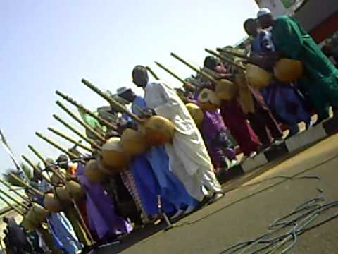 25 Cora players grooving together - YouTube