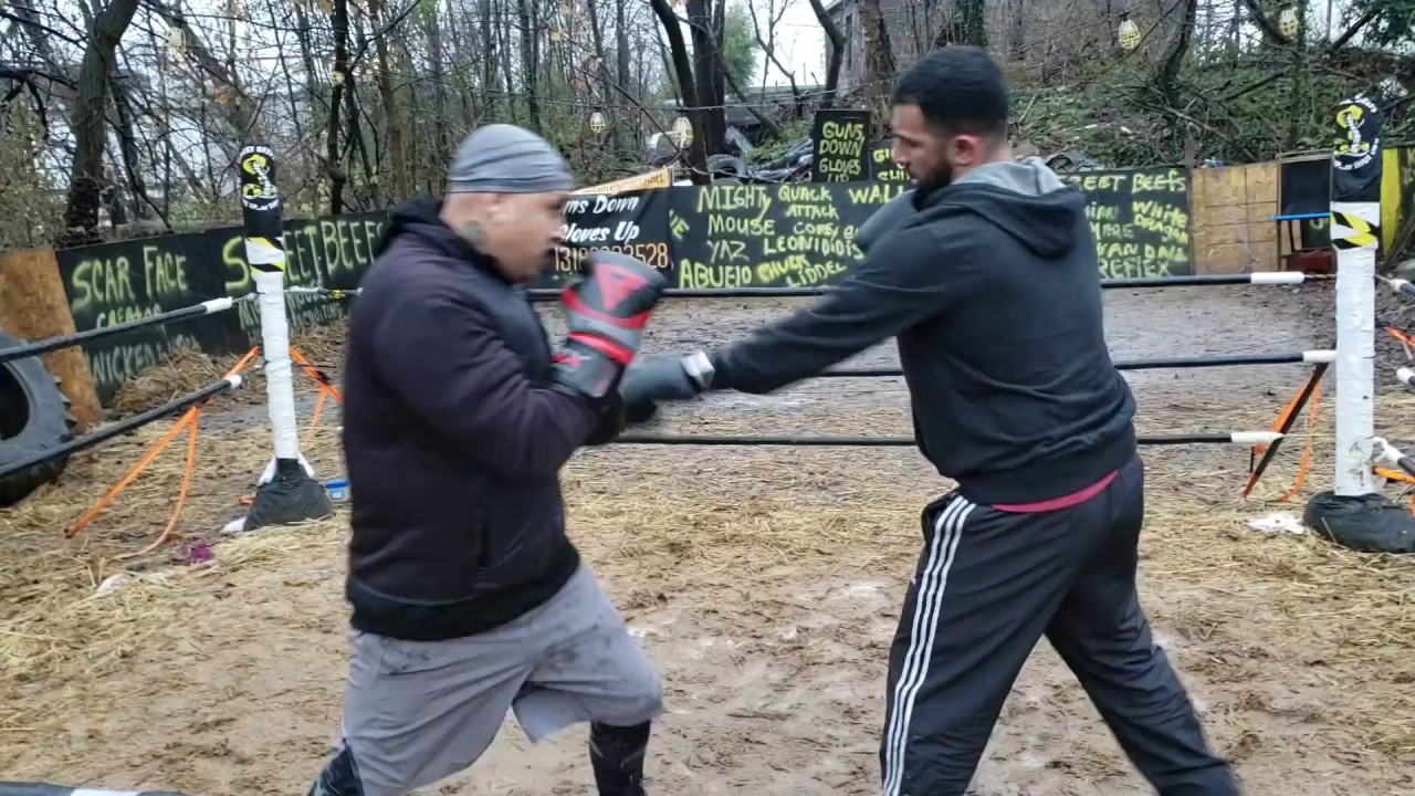 STREETBEEFS IRAQI ASSASSIN VS SCARFACE BOXING SPARRING MATCH - YouTube