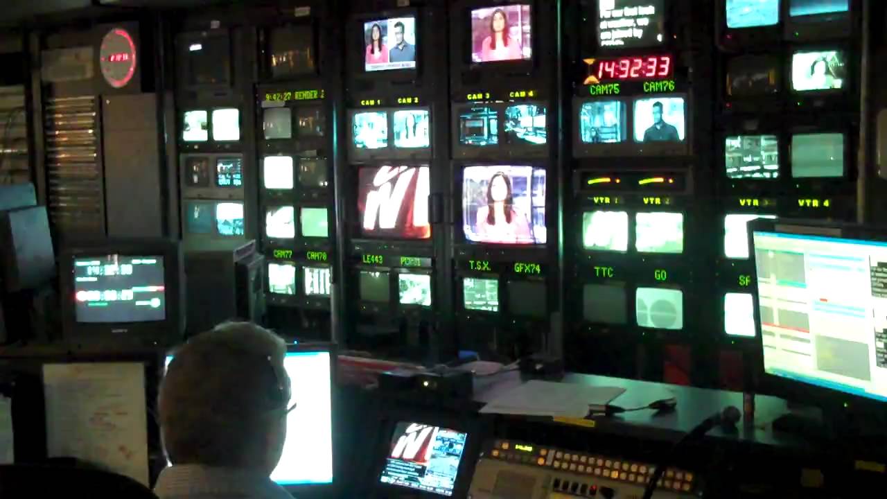 Behind the scenes at CP24 - YouTube