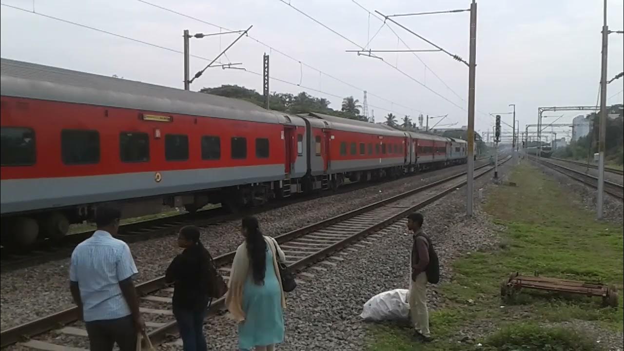 🚂22641 Tiruvananthapuram to Kolkata Shalimar Bi Weekly Super Fast Express Departure Perambur ...