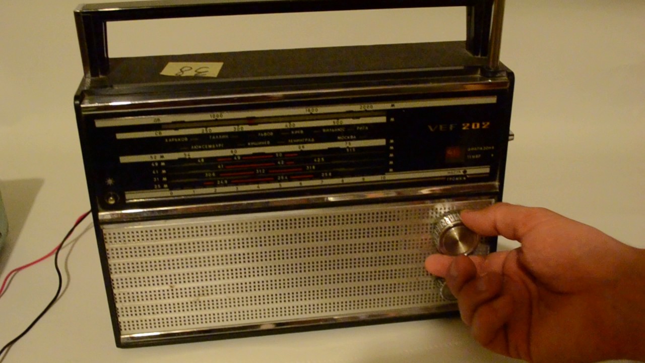 Vintage Soviet Radio VEF 202 LW MW SW - YouTube
