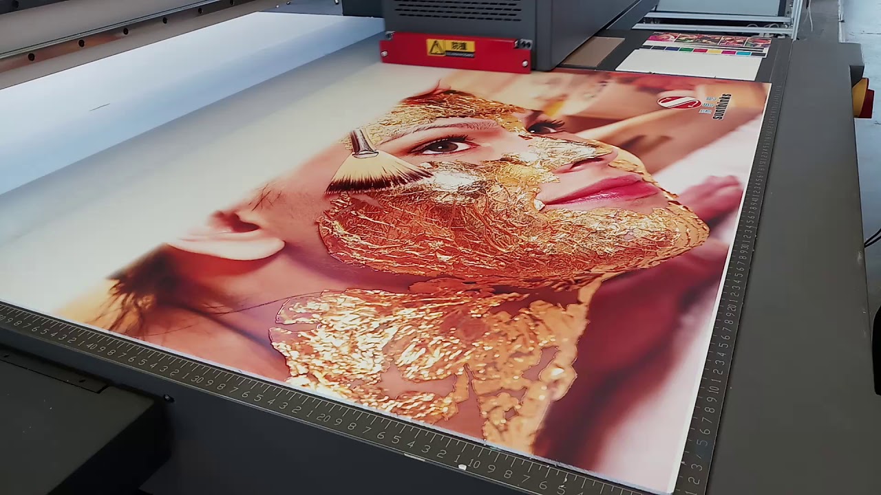 Sunthinks UV flatbed printer 2.5*1.3m size with Ricoh GEN6 printhead ...