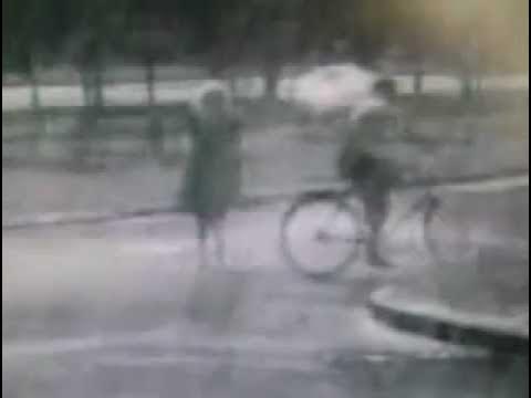 Дождь по крышам, дождь по лужам - YouTube