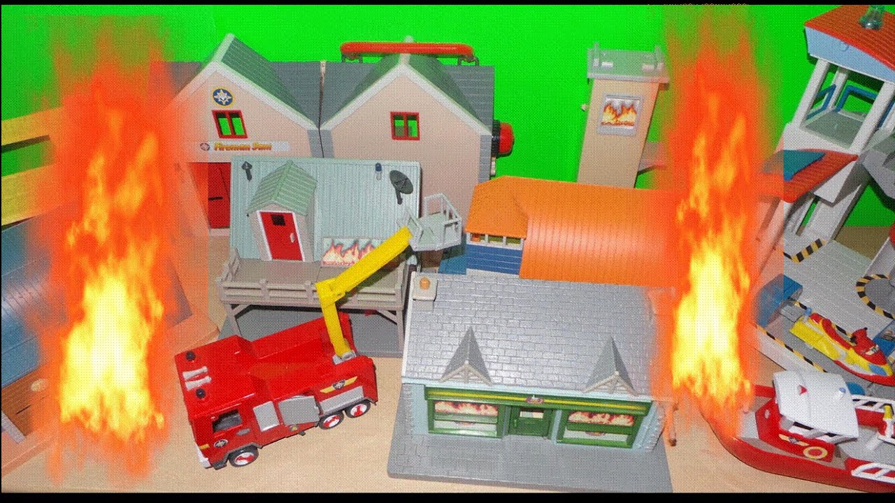 Top Fireman Sam Toys playset - with Helicopter, burning houses & action ...
