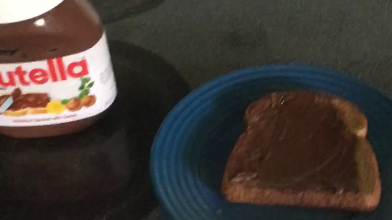 How to make toast with Nutella - YouTube