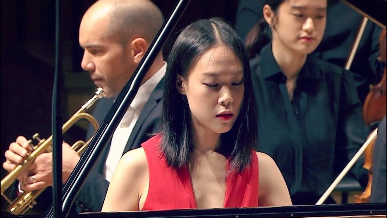 Shostakovich Concerto no. 1 | Yeol Eum Son / Alexandre Baty & Going Home Project Chords - Chordify