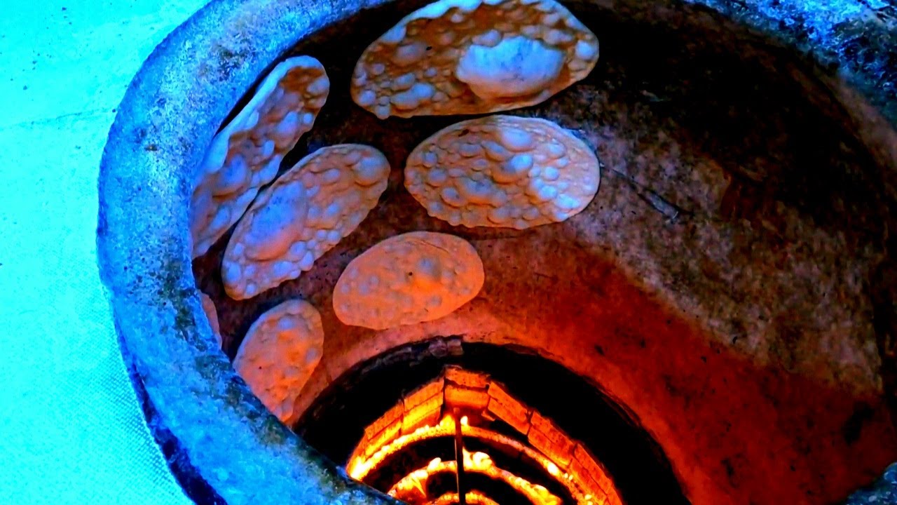 #Tandoori roti in Pakistan restaurant I #Pakistan roti recipe I Qatar ...