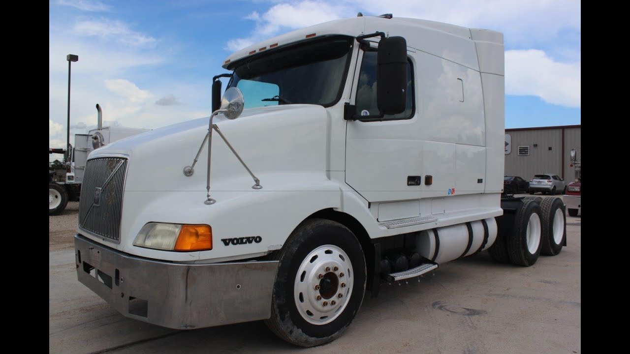 2001 Volvo Sleeper Truck Tractor Cummins N14 Red Top Walkaround - YouTube