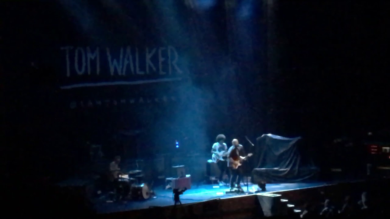 Tom walker: Angels live - YouTube