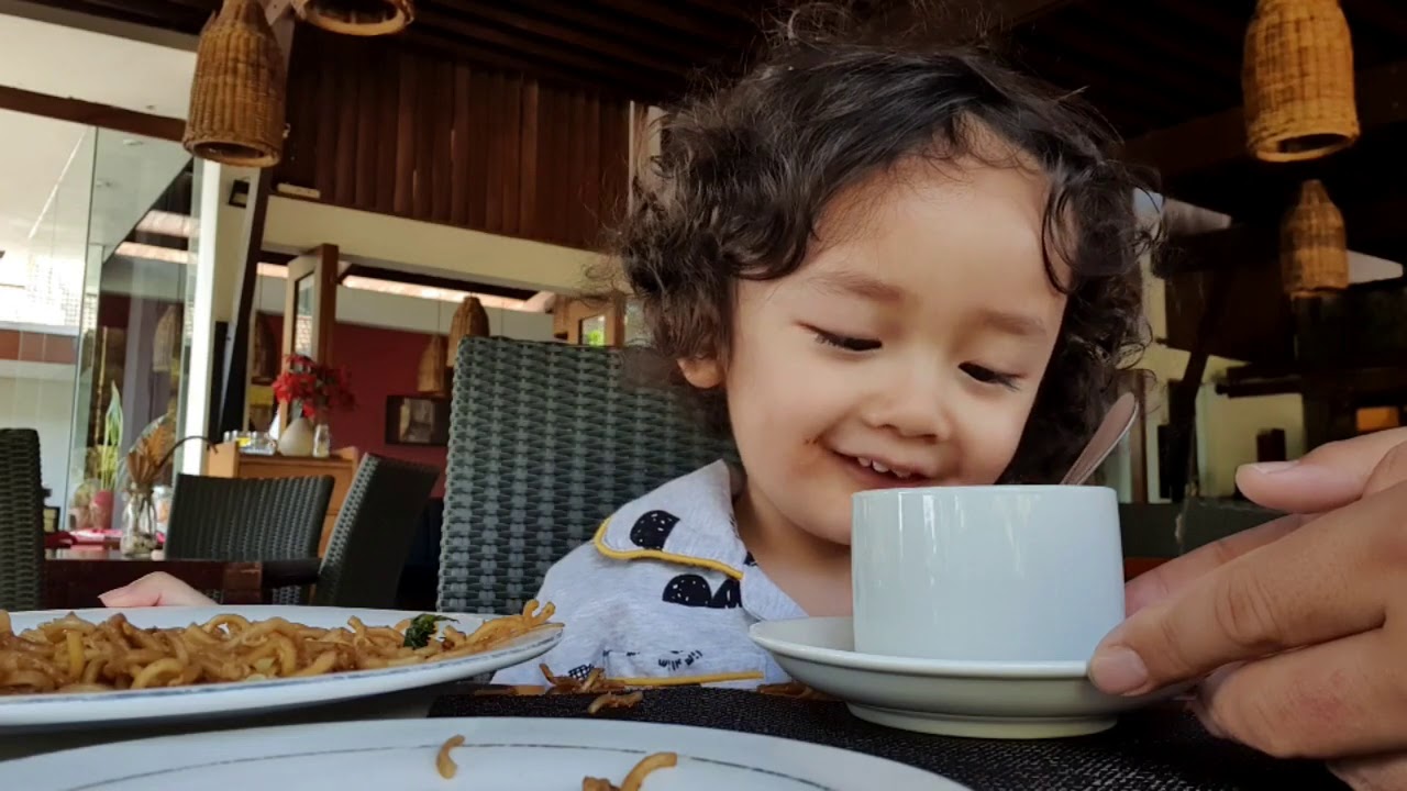 Learning eating by myself - YouTube