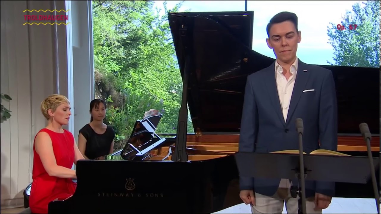 Adrian Angelico and Ingrid Andsnes performs «Møte» from «Haugtussa» by ...