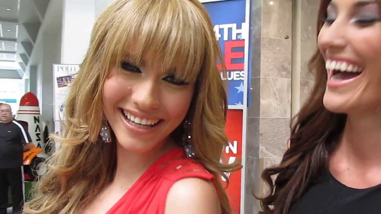 Miss Carolina & Miss Cayey modelan para SEARS en el Mall Tour de Plaza ...