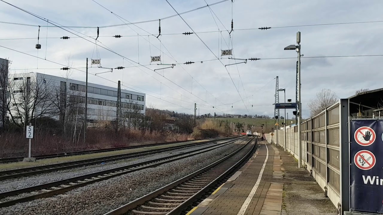 BR 139 Lokomotion mit Leerem Hupac Zug in Stuttgart - YouTube