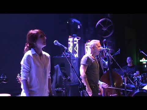 Χρήστος Θηβαίος / Μαρία Παπαγεωργίου - Ο Αμλετ της Σελήνης - YouTube