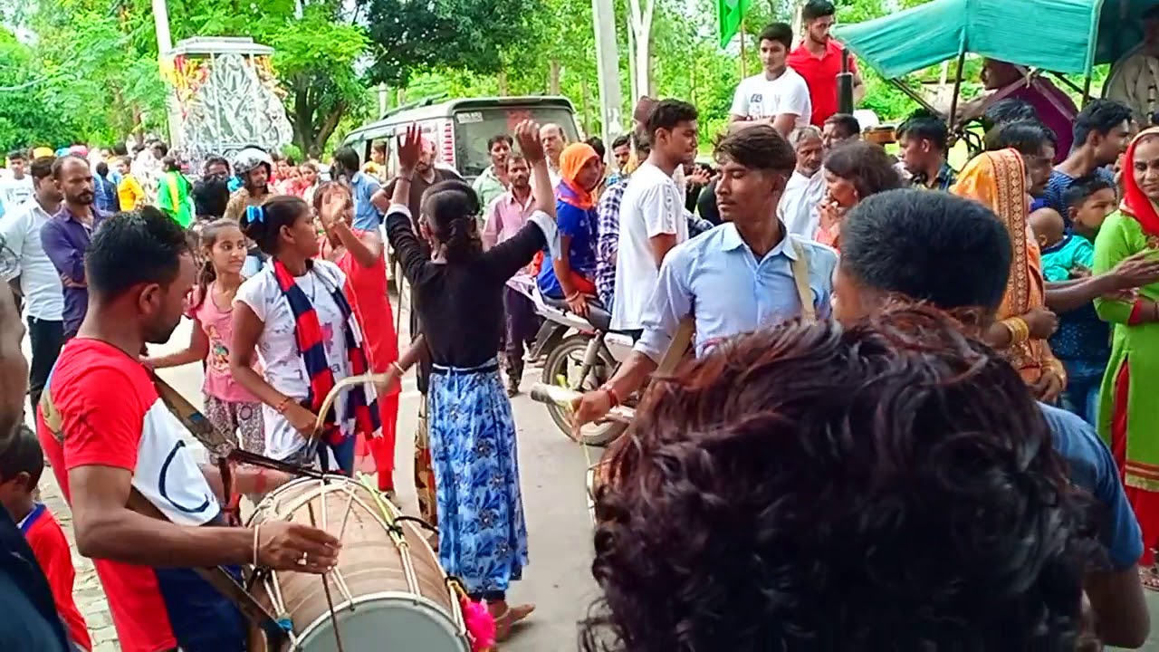 Bagad dance - YouTube