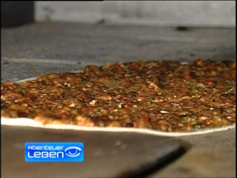 Lahmacun (Türkische Pizza)Herten Einhaus Fabrik Kallavi.de Osmanli Lahmacunu Teil2.mpg