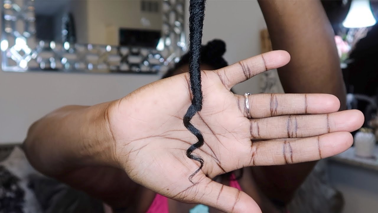 CUBAN GORGEOUS LOC 12" FREETRESS - YouTube