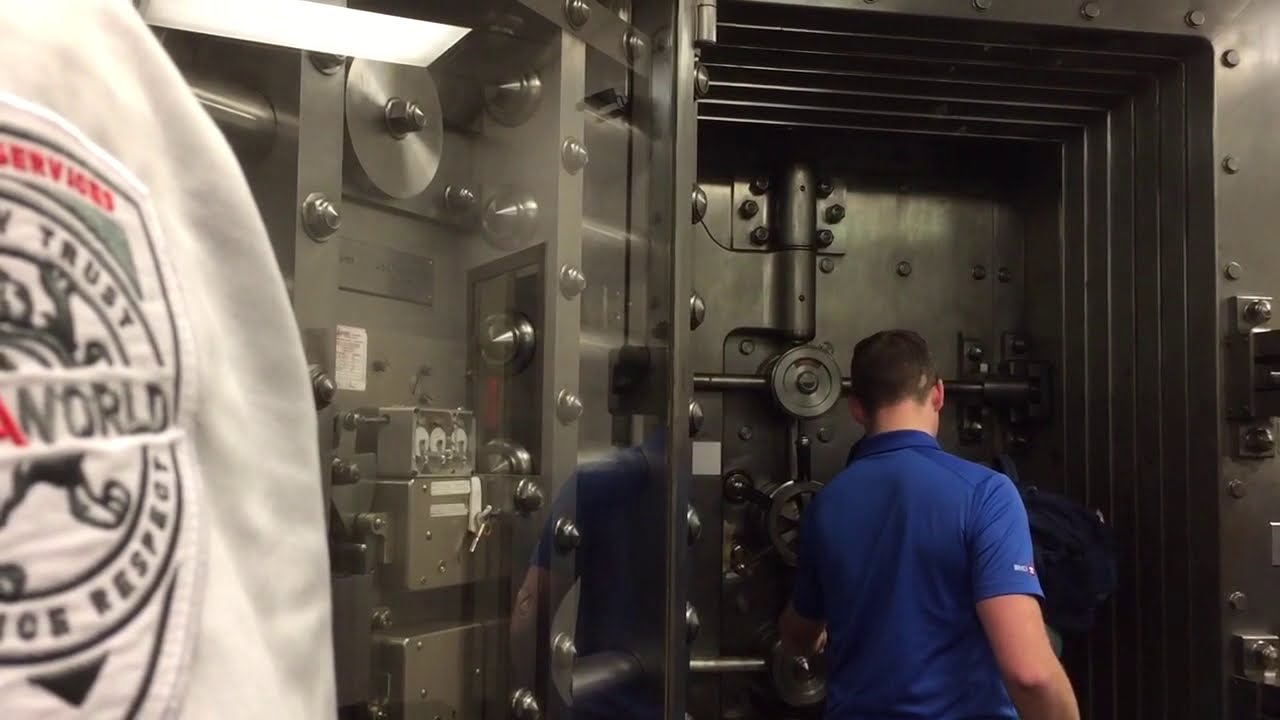 The Bank of Montreal Three Story Vault - Winnipeg - YouTube