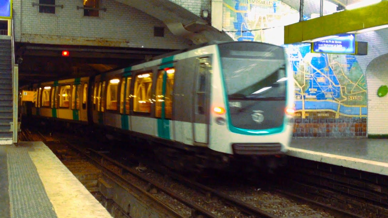 🛤 RATP MF01 SWITCHING TRACK at PONT de SÈVRES (Paris métro) - YouTube
