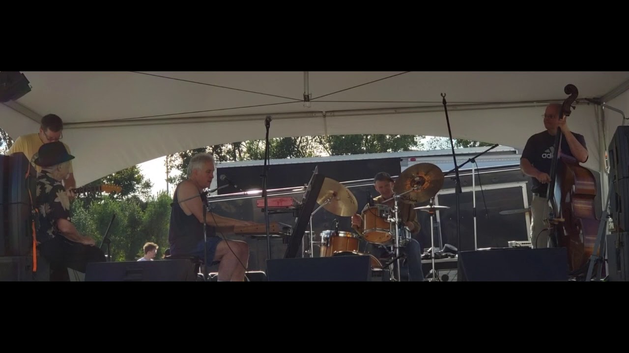 beyond blues band statesborow blues - YouTube