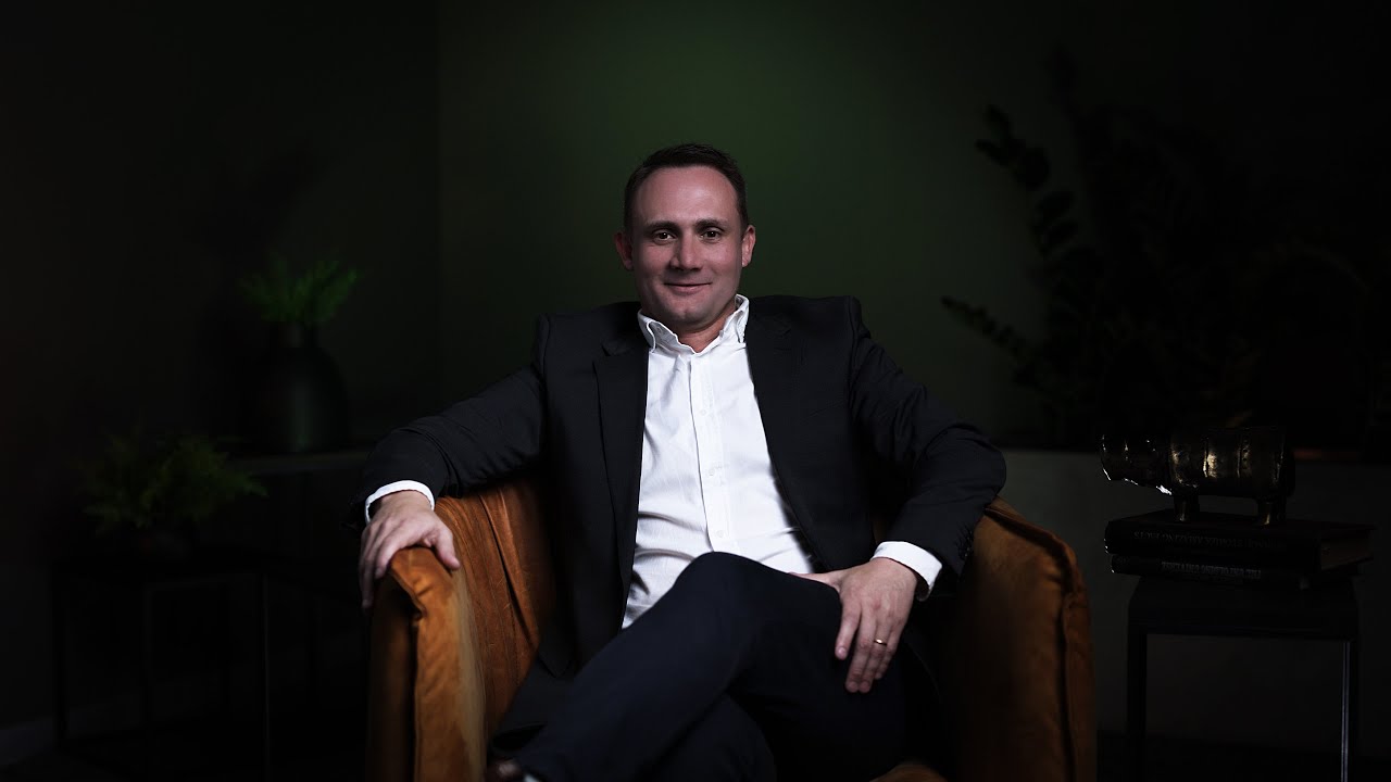 Jan Botha | Wealth Manager | PSG Wealth R21 - YouTube