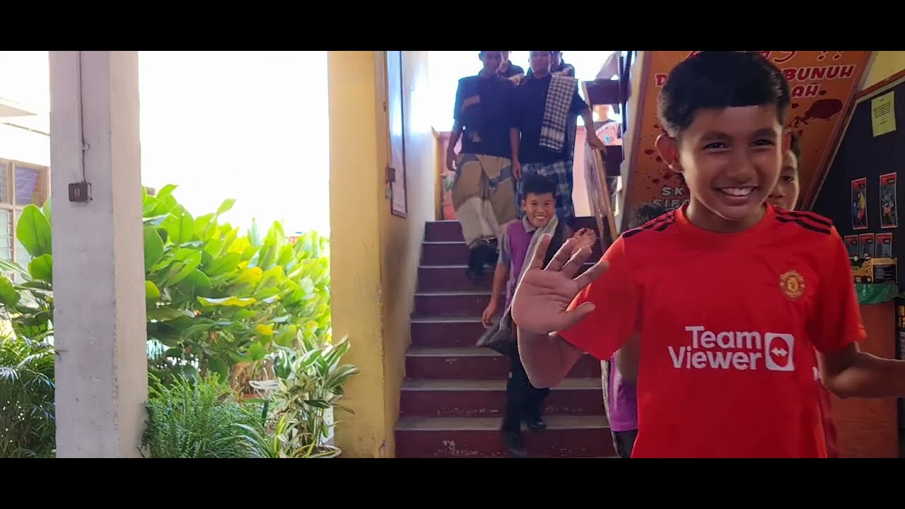 GRAND ENTRANCE FAREWELL PARTY YEAR 6 CLASS OF 2024/2025 - YouTube