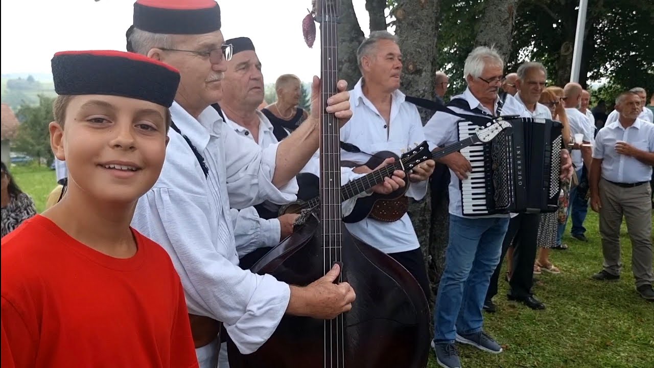 OCA NEMAM MAJKA MI JE STARA-@IZVOR RAKOVICA-DRUŽENJE U RAKOVICI..4K ...