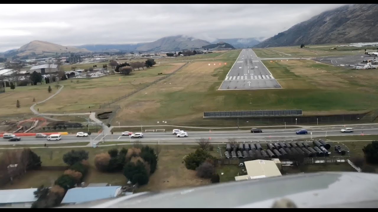 Queenstown (NZQN) arrival Runway 05 - YouTube