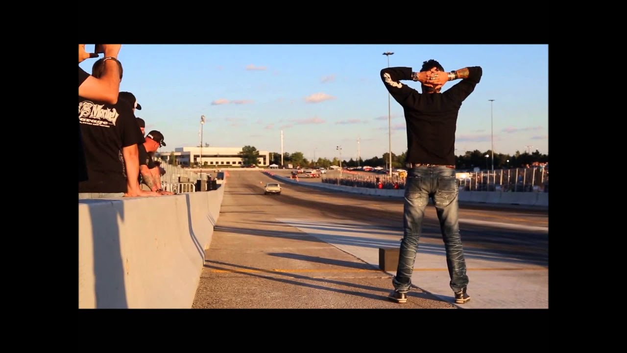 Gas Monkey Garage vs RoadKill Drag Race! - YouTube