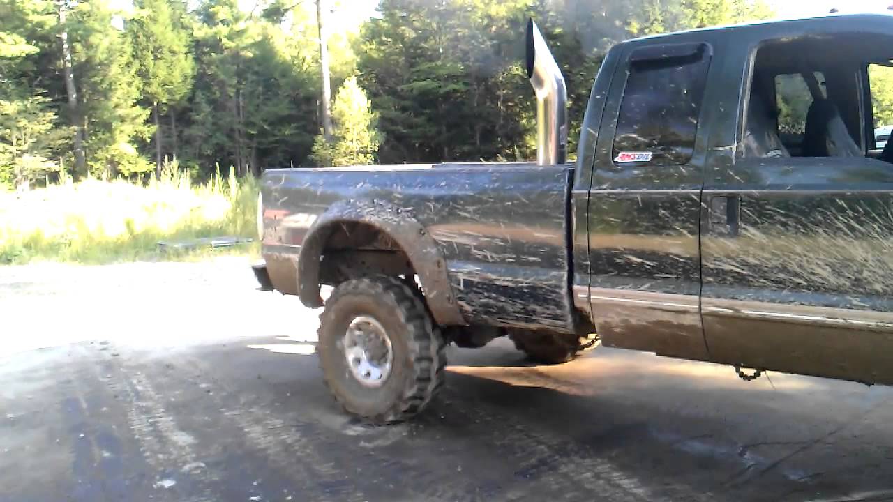 Superduty Burnout with 37 boggers - YouTube
