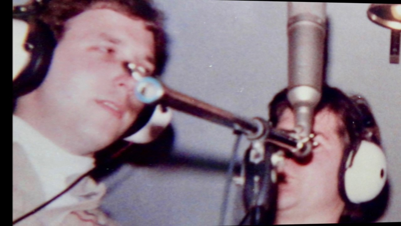 Peter Keeley LIVE & LET SHAKE The Reds - YouTube