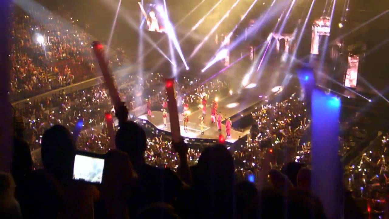 2NE1 - Crush @ All or Nothing Concert [SM MoA Arena 05.17.2014] - YouTube