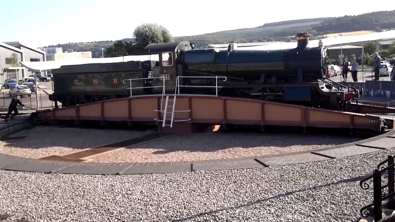 Minehead turntable in action - YouTube