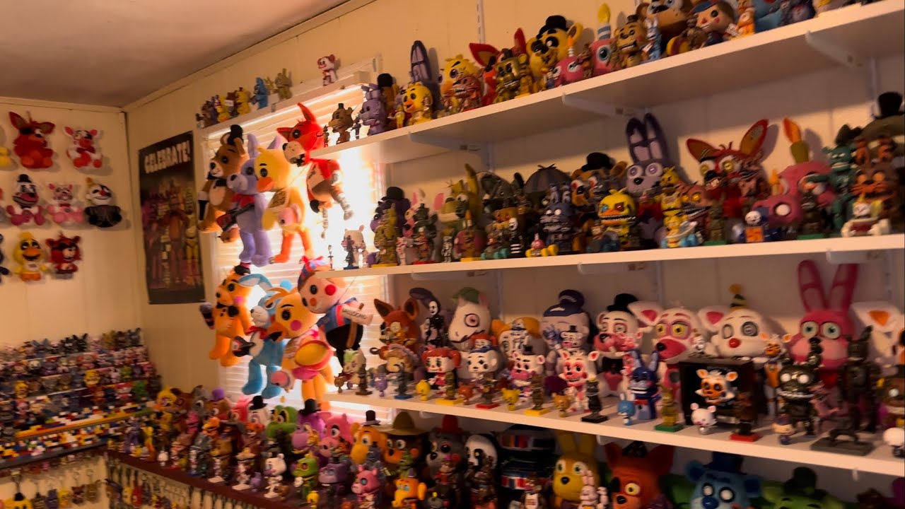 FNAF Collection Tour - Feb ‘23 (600 Items) - YouTube