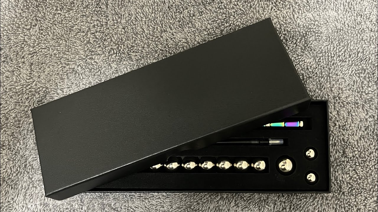 ASMR: Show & Tell Fidget Pen [Whispered] [LoFi] - YouTube